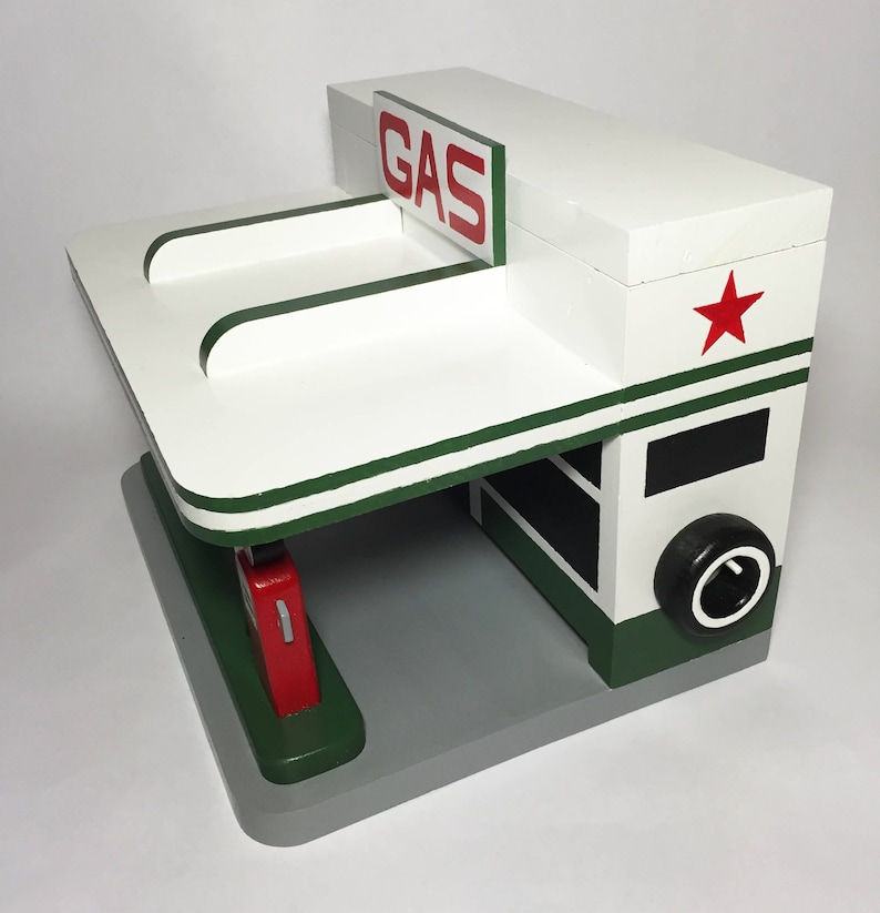 1950's Style Gas Station Bird Feeder - Etsy