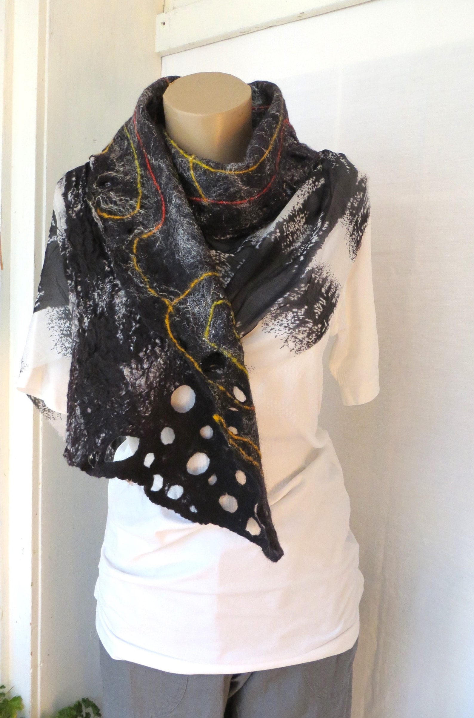 Gift for Her,nunofelted Scarf, Black White Felted Scarf, Nunofelted ...