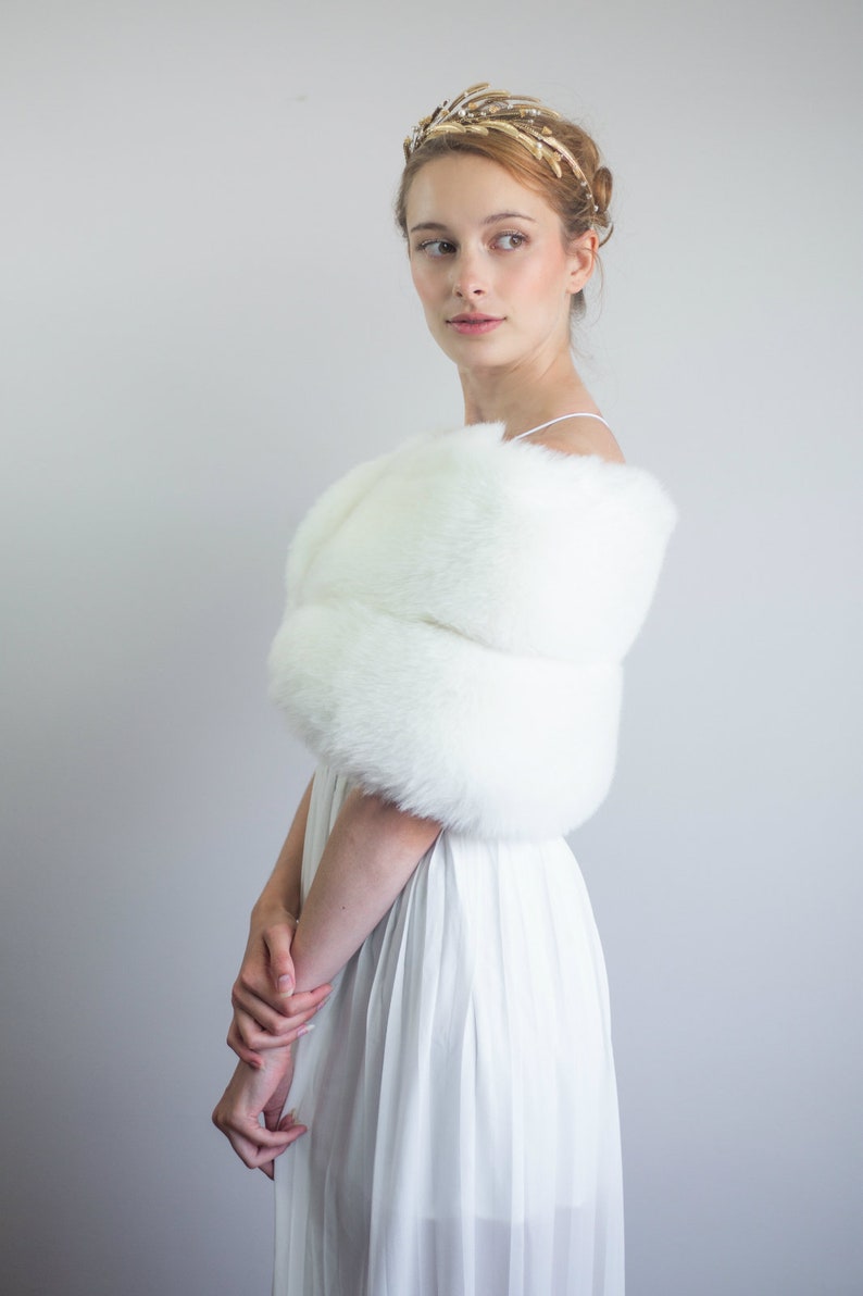 Light Ivory Faux Fur Bridal Wrap, Wedding Fur Shrug, Ivory White Fur ...