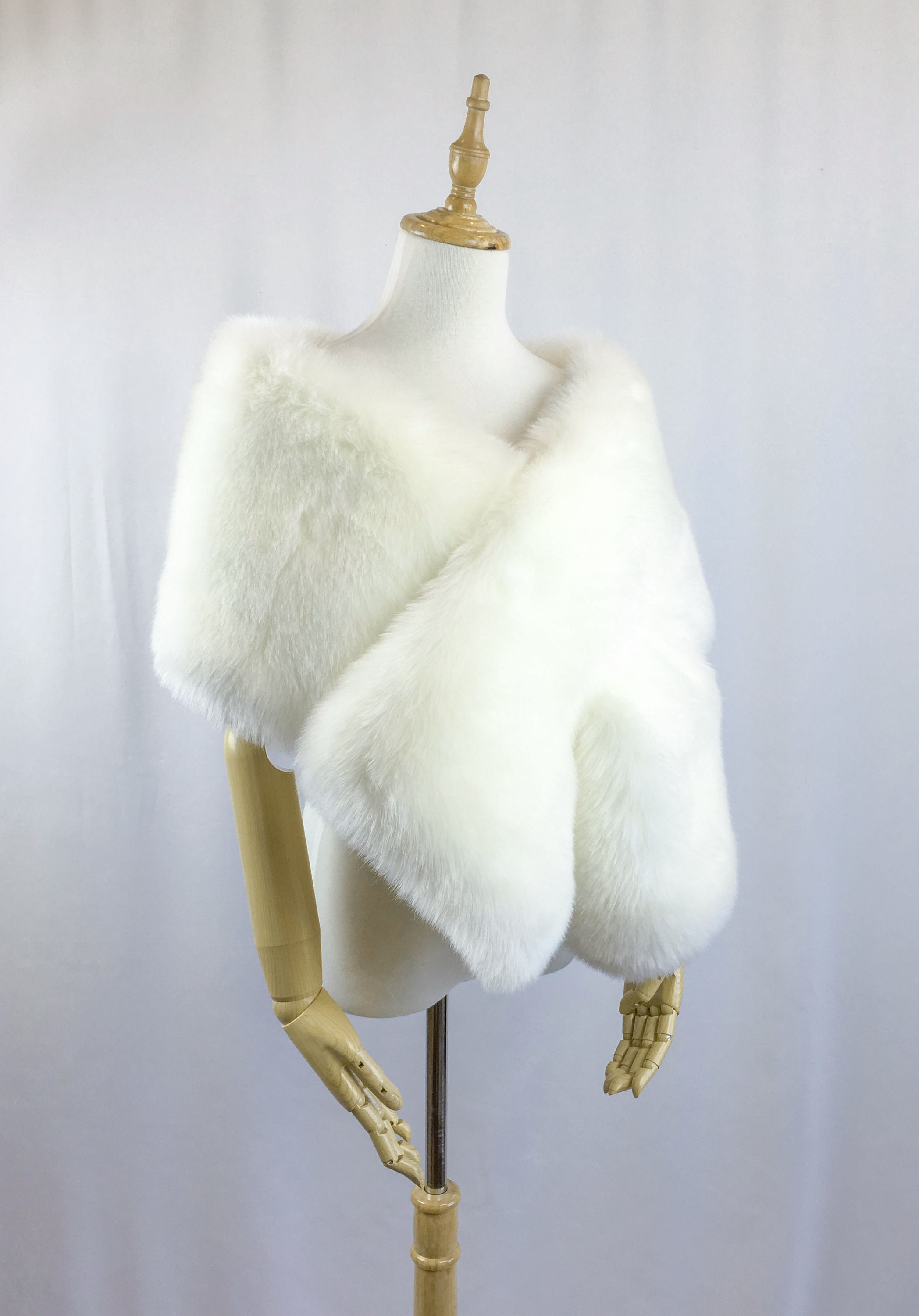 Light Ivory Faux Fur Bridal Wrap Wedding Fur shrug White Fur | Etsy