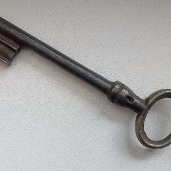 Old Skeleton Keys - Etsy