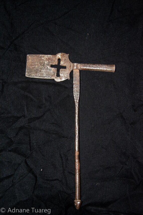 Antique Tuareg Iron Sugar Hammer: Nomadic Decor - Gem