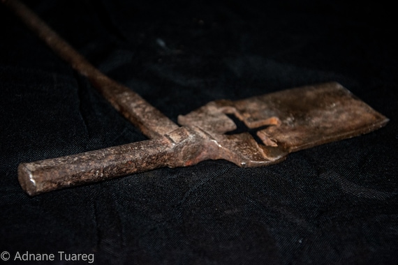 Antique Tuareg Iron Sugar Hammer: Nomadic Decor - Gem