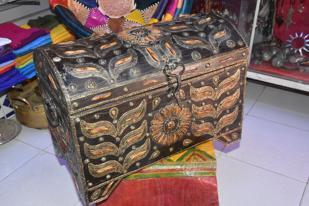 Tuareg Chest Old , Wood Moroccan Sahara Chest , Berber Chest Wood and ...