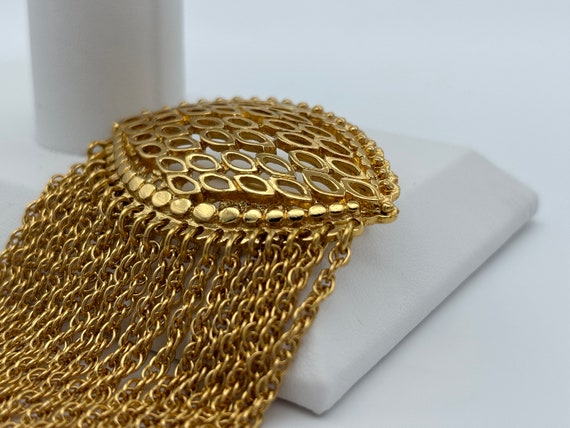 Monet, 60s vintage gold plated dangling chains brooch - Gem