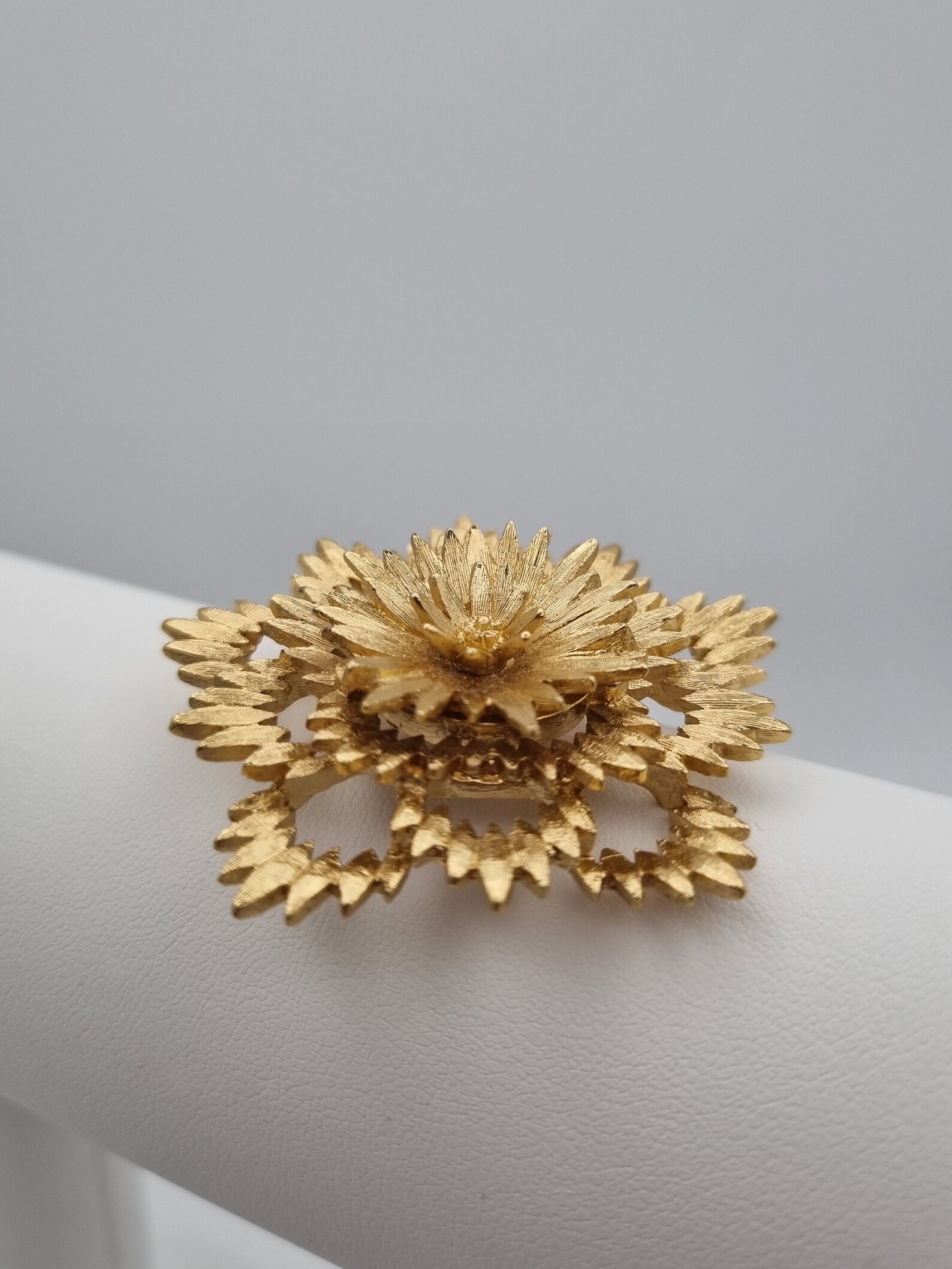 Monet, 60s Vintage Gold Plated Flower Brooch - Etsy