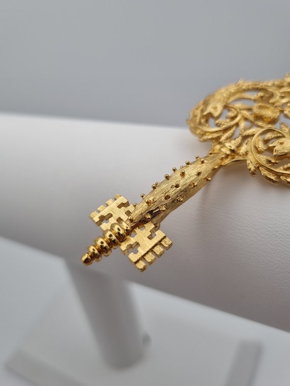 Monet, 60s vintage gold plated key brooch / pendant - Gem