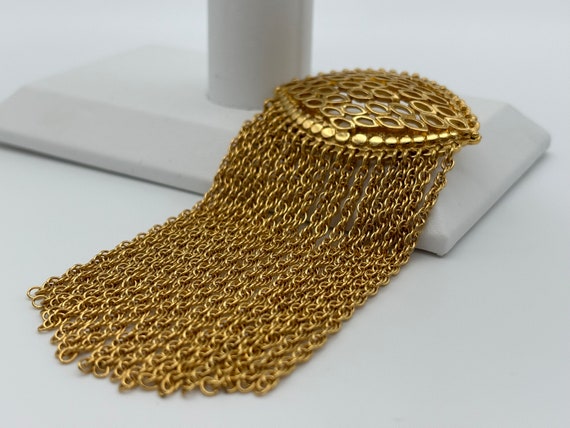 Monet, 60s vintage gold plated dangling chains brooch - Gem