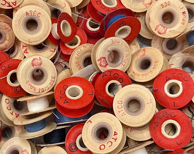 Set of 12 Vintage Atco Paper Sewing Bobbins With Thread. Red. White ...