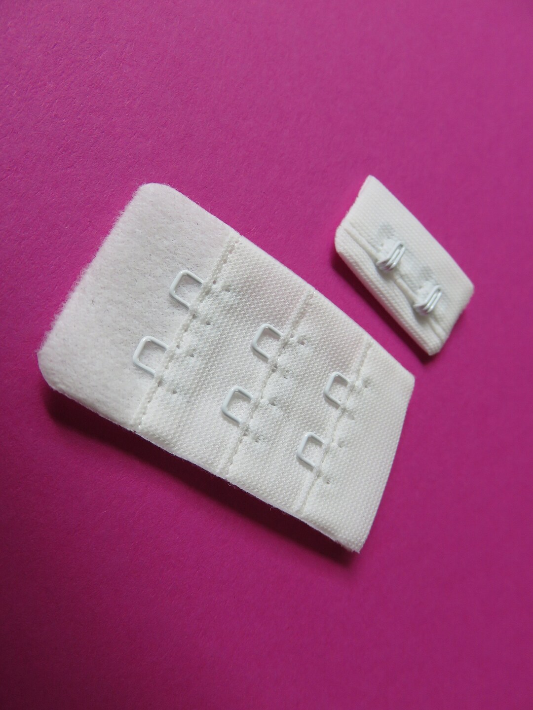 50 Pcs White 2 Hook and Eye Bra Closures 1 1/8" X 2" for Bra Making ...