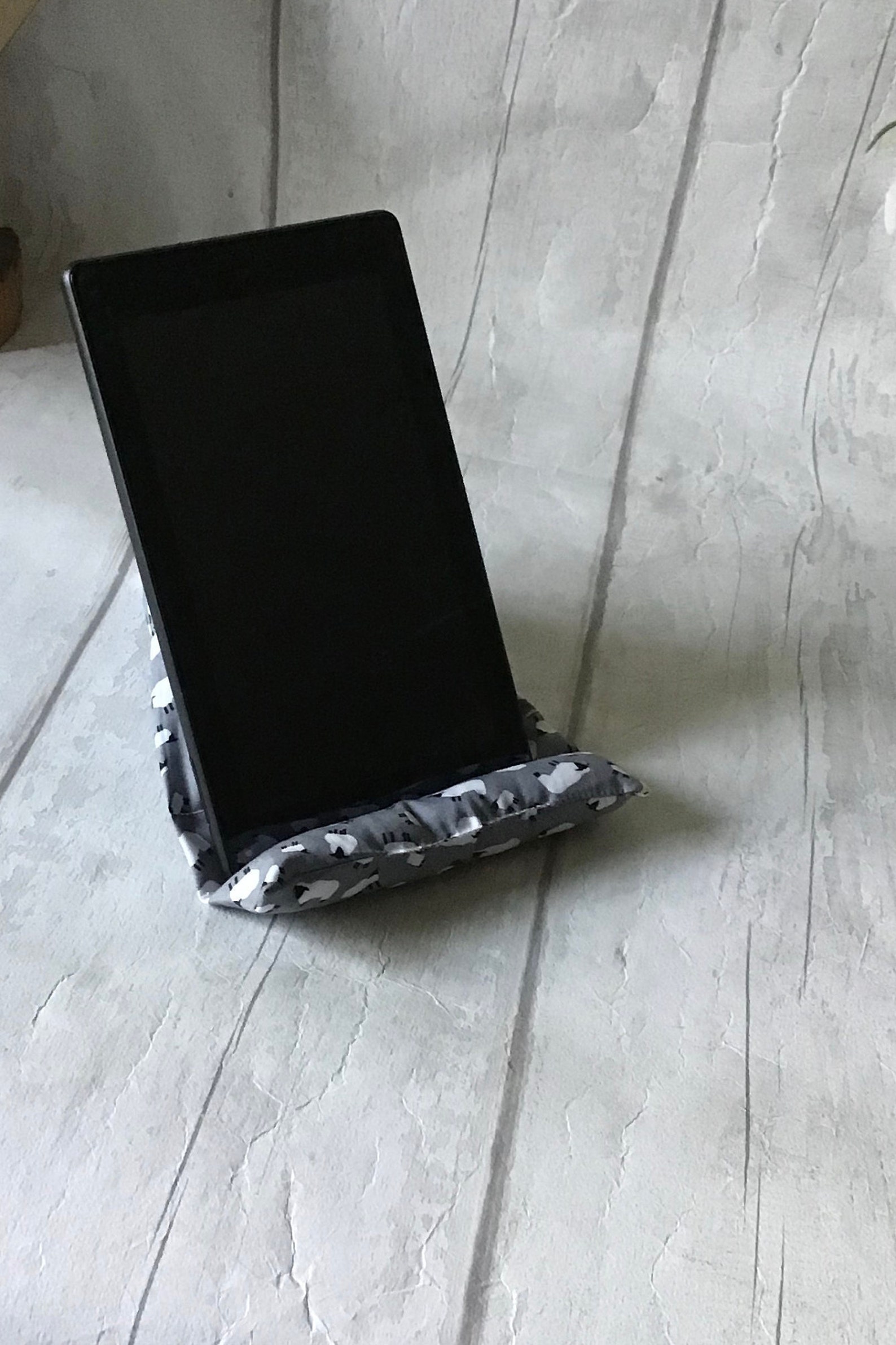 Mobile Phone Stand Sheep, Phone Beanie, Sheep Themed, Kindle Stand ...