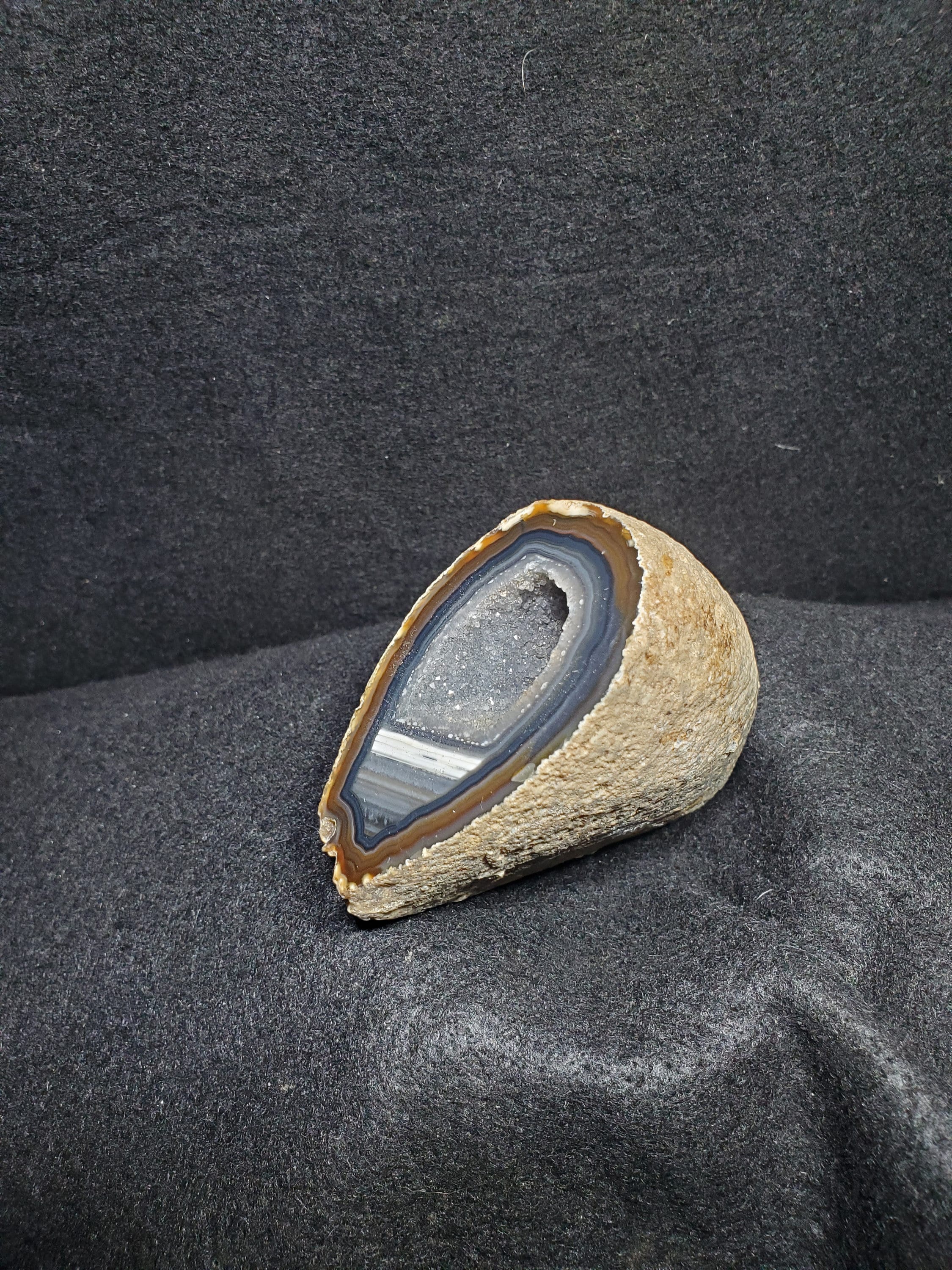 Black Polished Geode With Large Druzey Crystal Pocket - Etsy