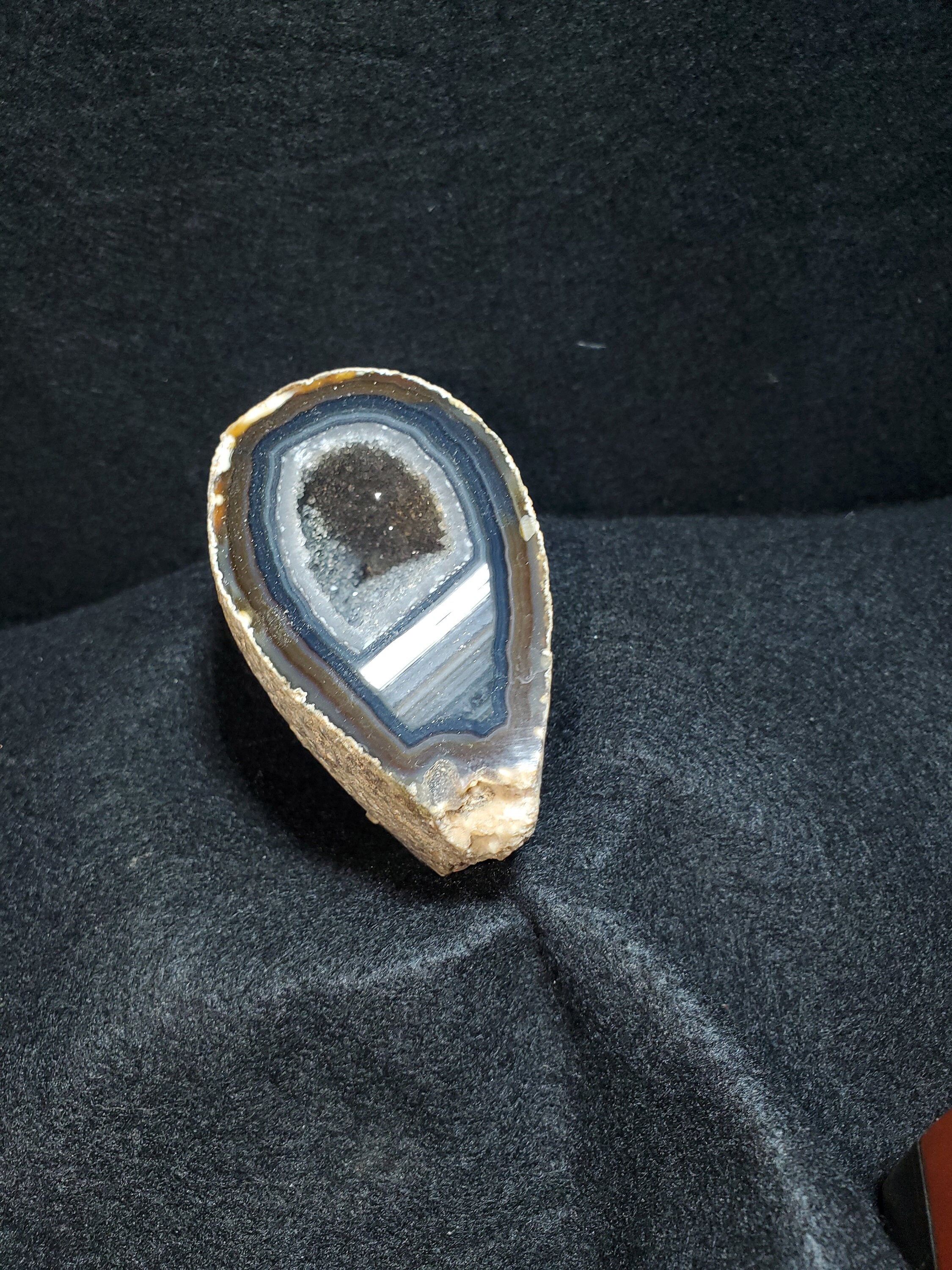 Black Polished Geode With Large Druzey Crystal Pocket - Etsy