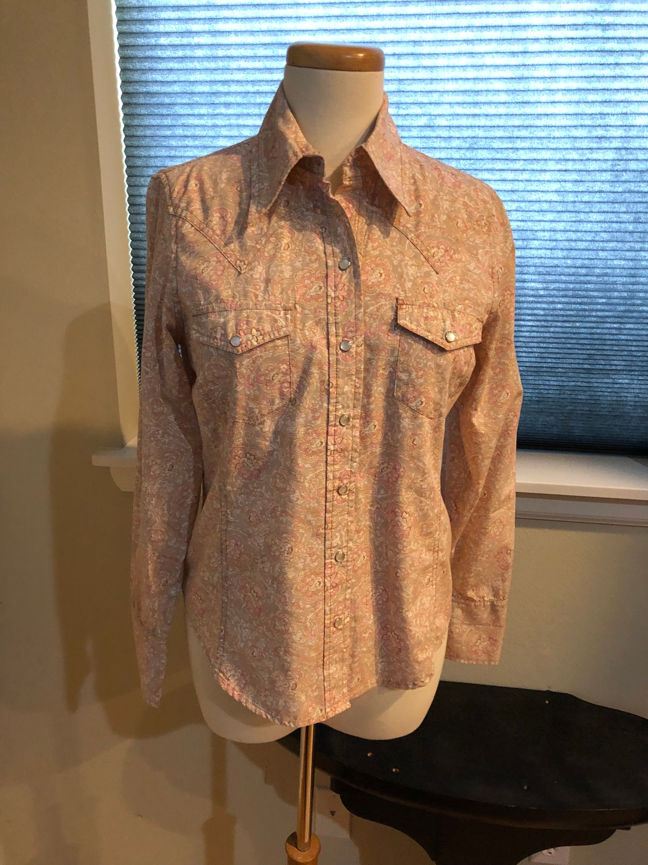 Lady's Pink Western Shirt, Floral Print, Pearl Snaps, Rodeo Queen Vtg ...
