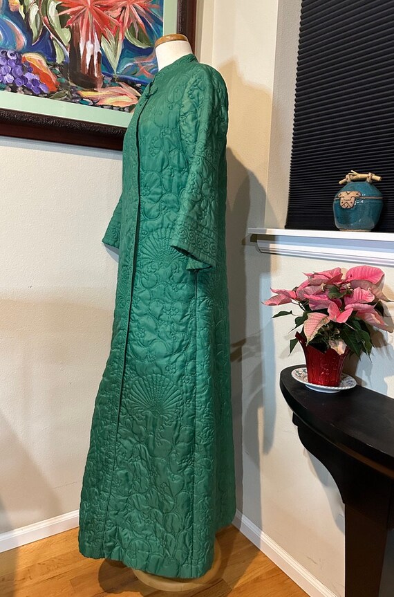 1970s Green Scallop Shell Quilted Lounging Robe or Ev… - Gem