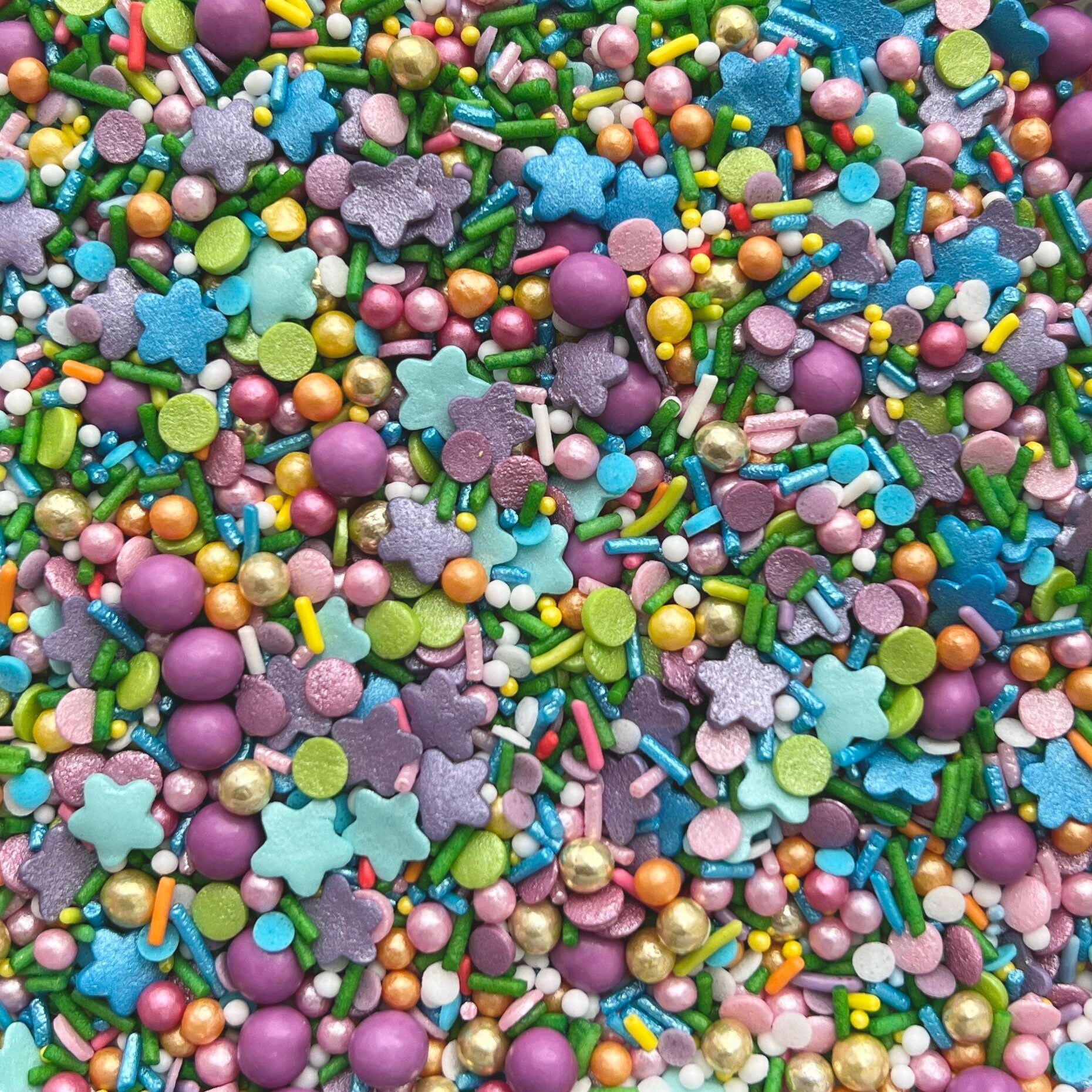 Cake decorating Bruno Green Brown Dark Res Sprinkle mix cupcake ...