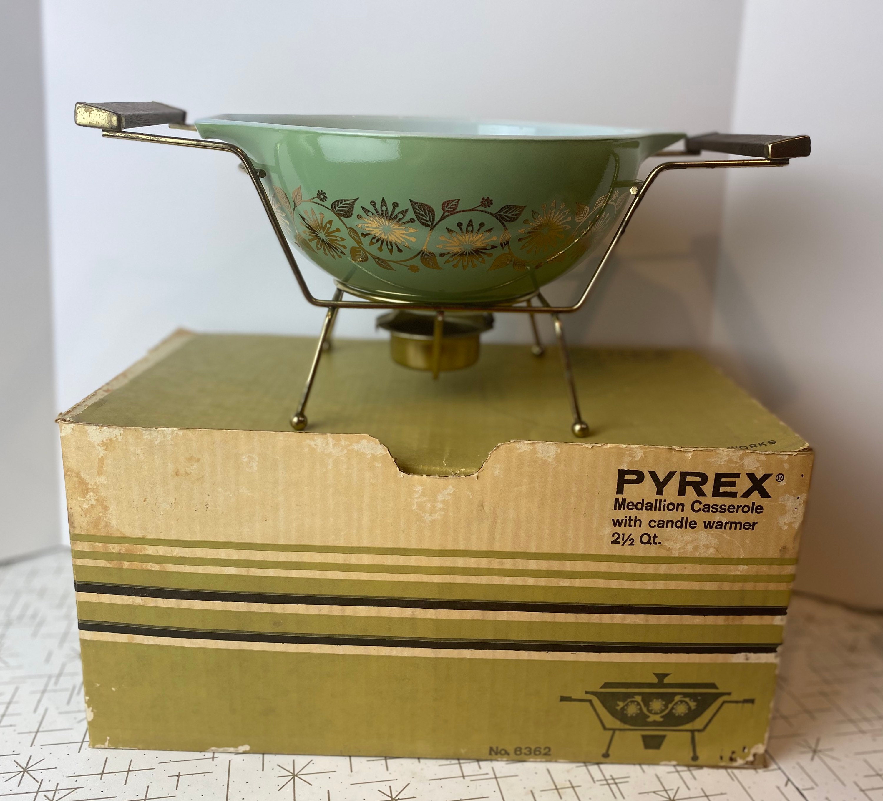 Pyrex Green Medallion Casserole Original Box and Cradle Warmer | Etsy