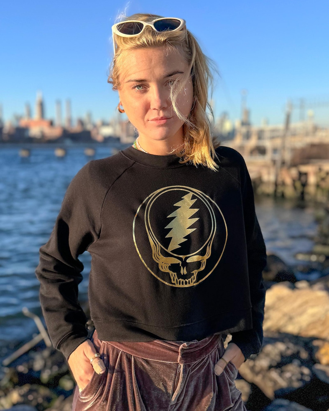 Grateful Dead Cropped Sweatshirt – Women’s Stealie Raglan Fleece, Gold ...