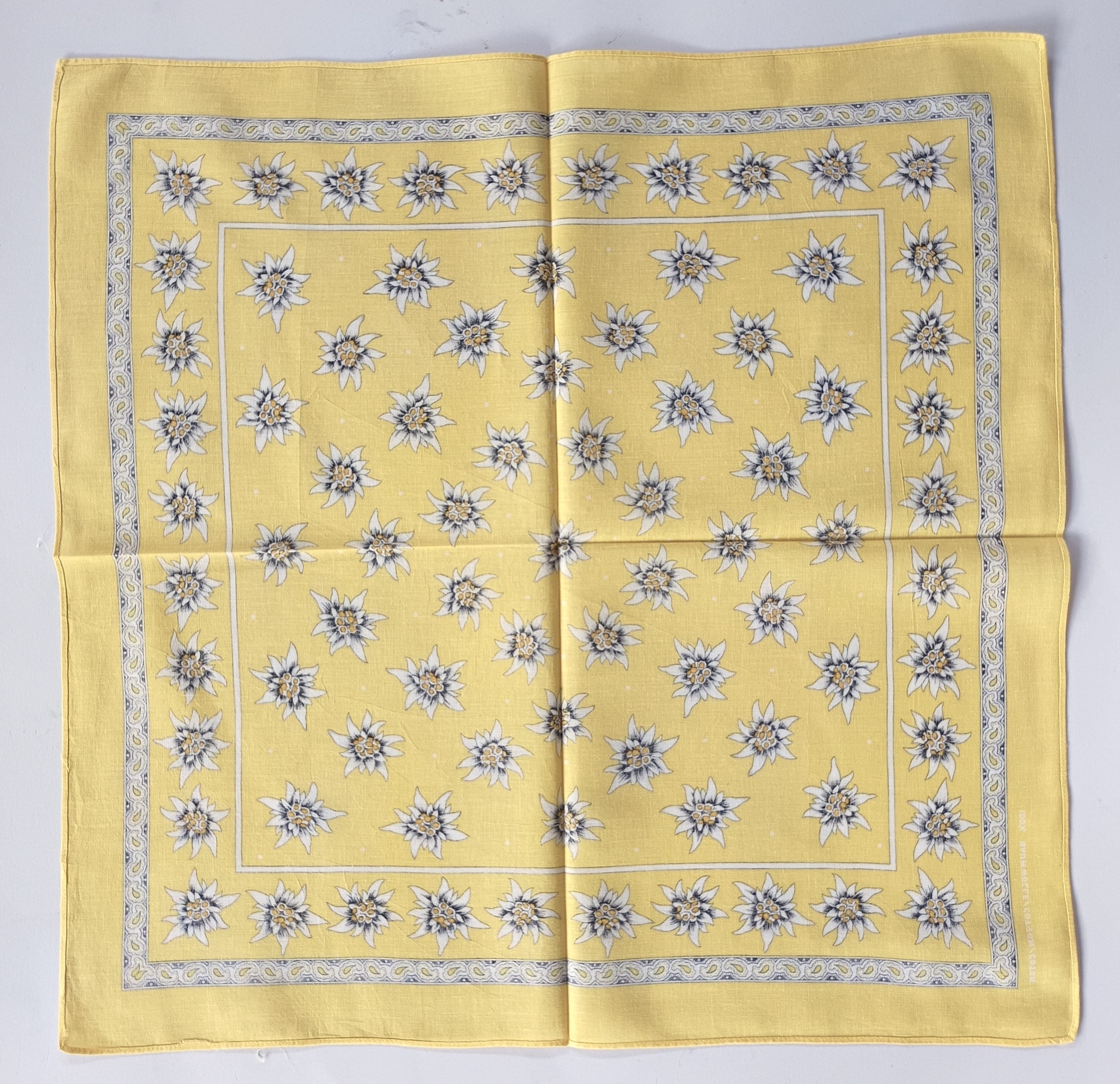 Swiss Edelweiss Bandana, Yellow Color, 20 X 20 Inches, 100% Baumwolle ...