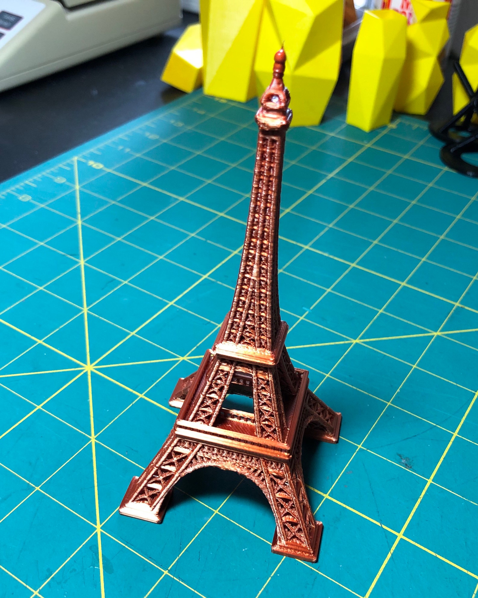 Miniature Eiffel Tower Model - Etsy Sweden