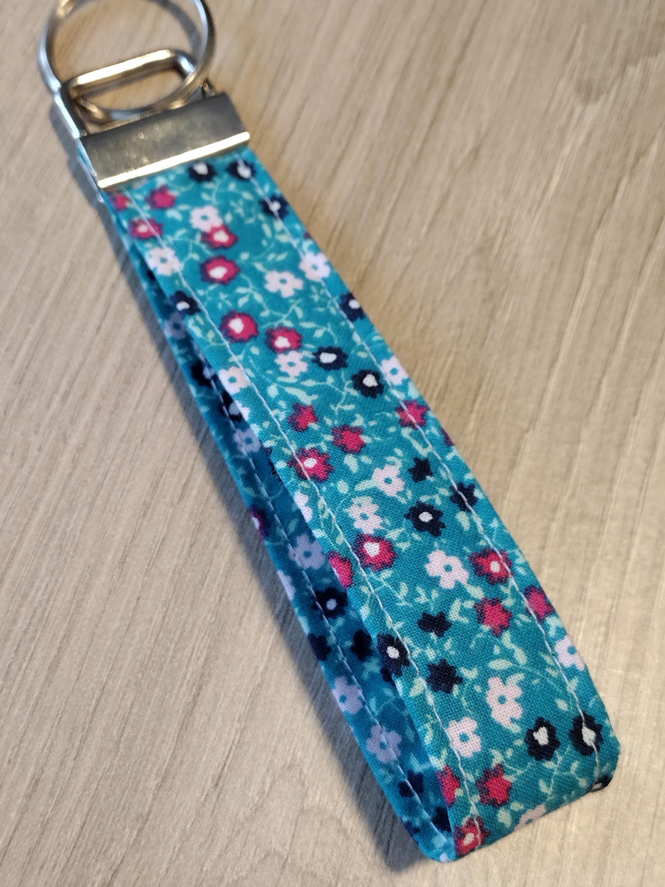 Flowers Key Fob - Floral Wristlets - Pretty Flower Key Chain - Etsy