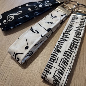 Black and White Music Notes Key Fob - Musical Key Chain - Band Choir ...