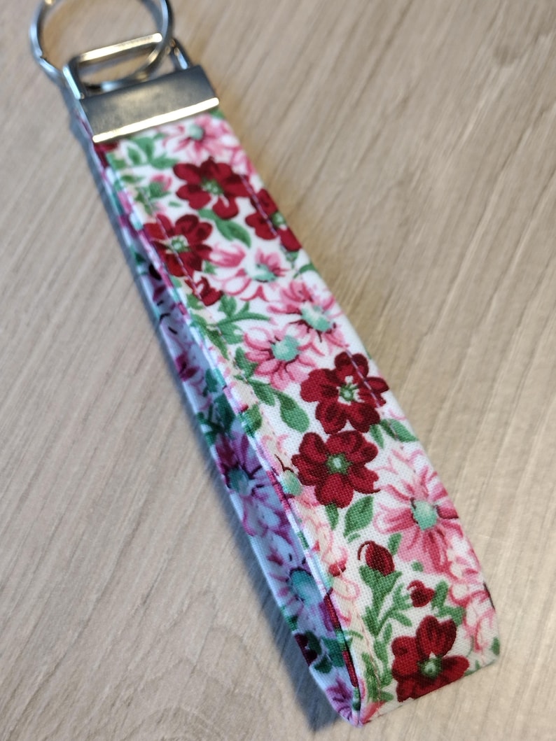 Flowers Key Fob - Floral Wristlets - Pretty Flower Key Chain - Etsy