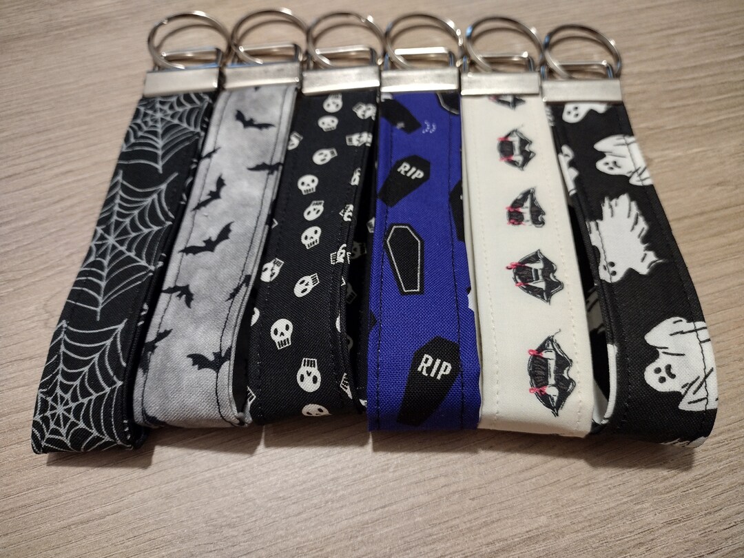 Scary Halloween Key Fobs Spooky Key Chains Horror Movie Wristlets ...