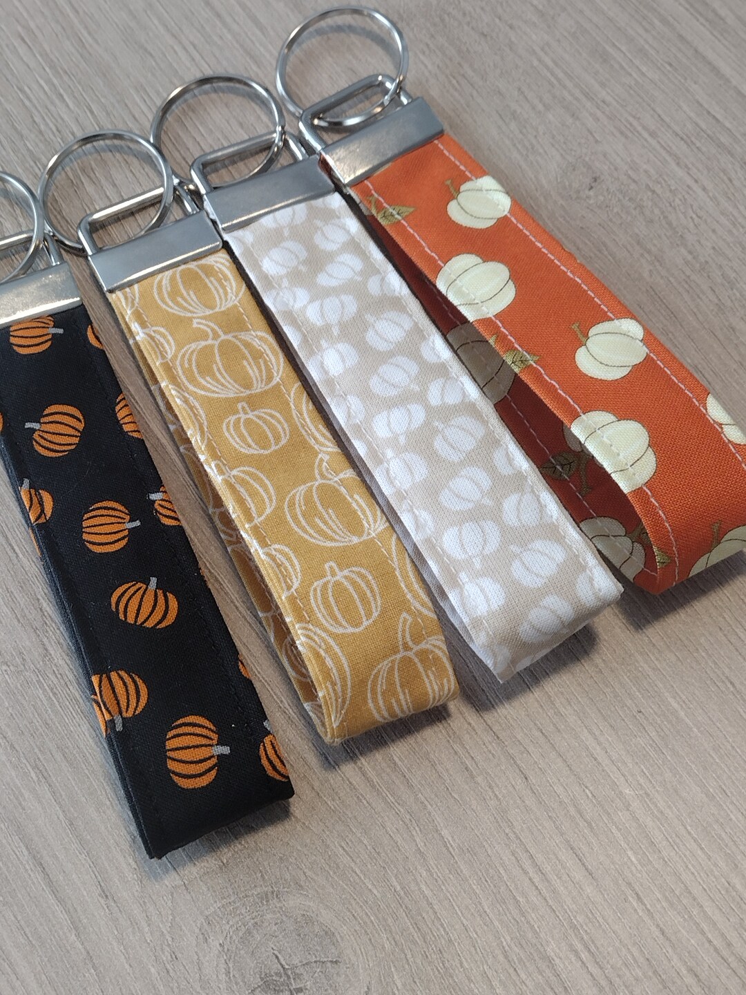 Pumpkins Key Fob - Fall Harvest Key Chain - Pumpkin Patch Wristlets - Etsy