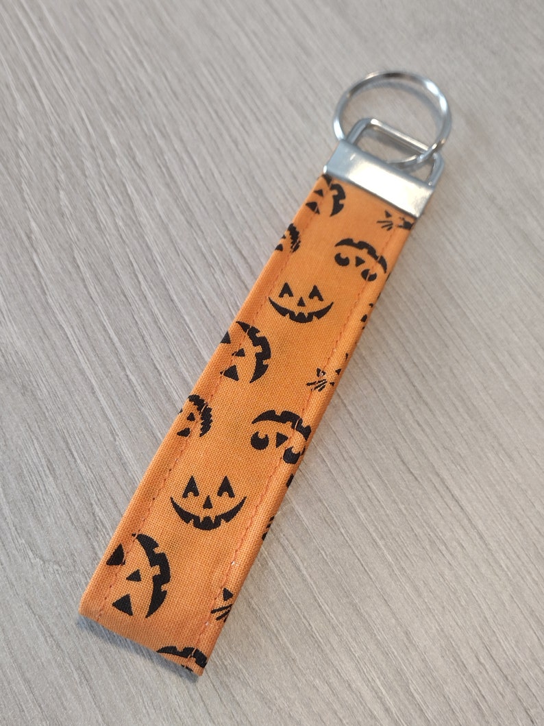Halloween Pumpkins Key Fob - Jack O Lantern Key Chain - Pumpkin Patch ...
