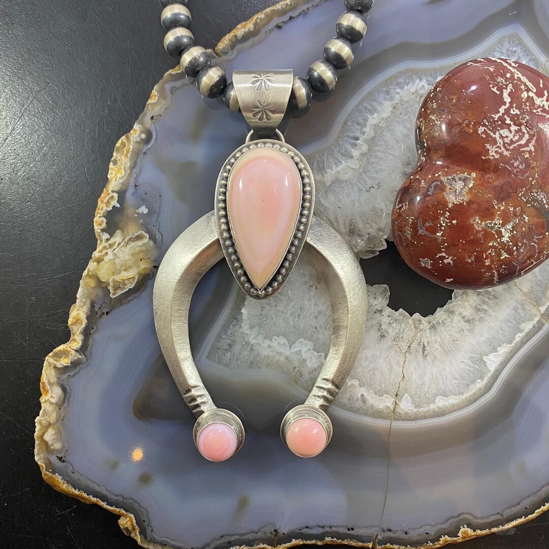 Sterling Silver Teardrop Pink Conch Shell Naja Pendant for Women ...