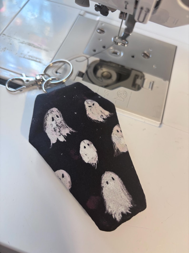 Coffin Lip Balm Holder Keychain: Goth Pouch - Etsy