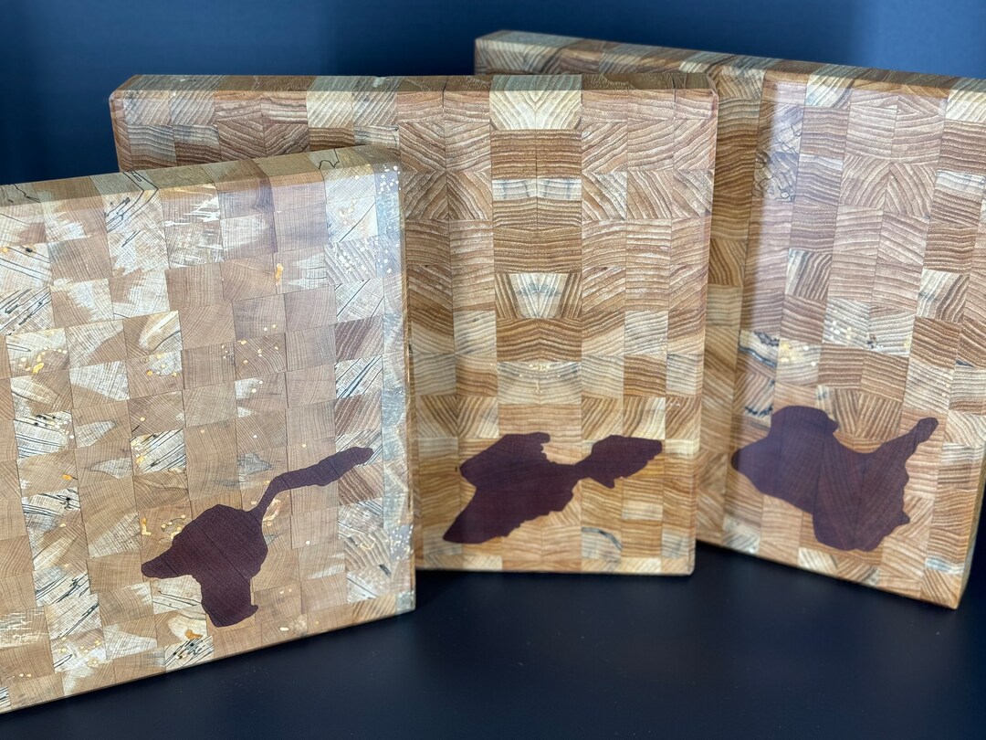 Hickory End Grain Cutting Board – Mahogany Island Inlay, Handmade - Etsy