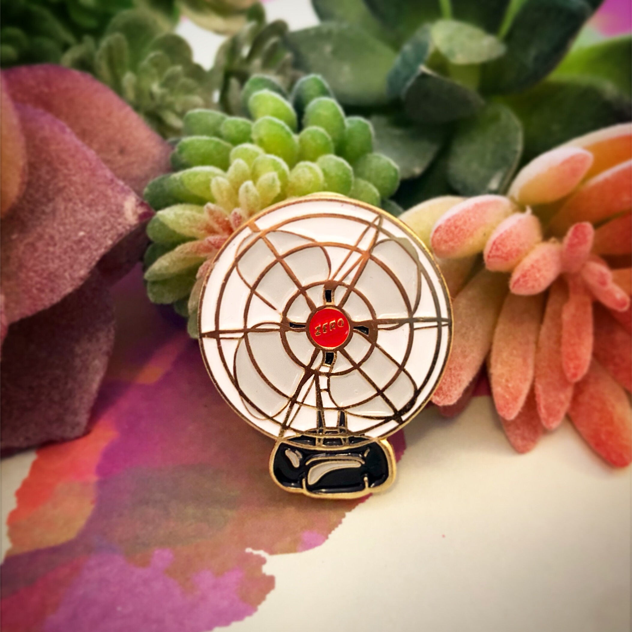 Vintage Fan Enamel Pin Zero 2 Colors Available | Etsy