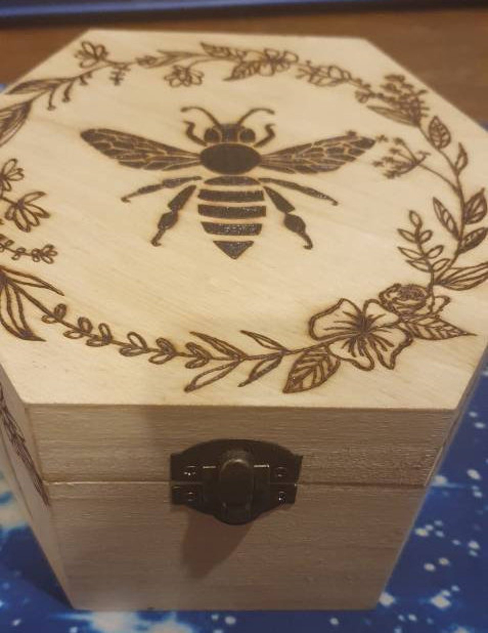 Bumble Bee Wreath Daisy Hexagonal Trinket Box - Etsy