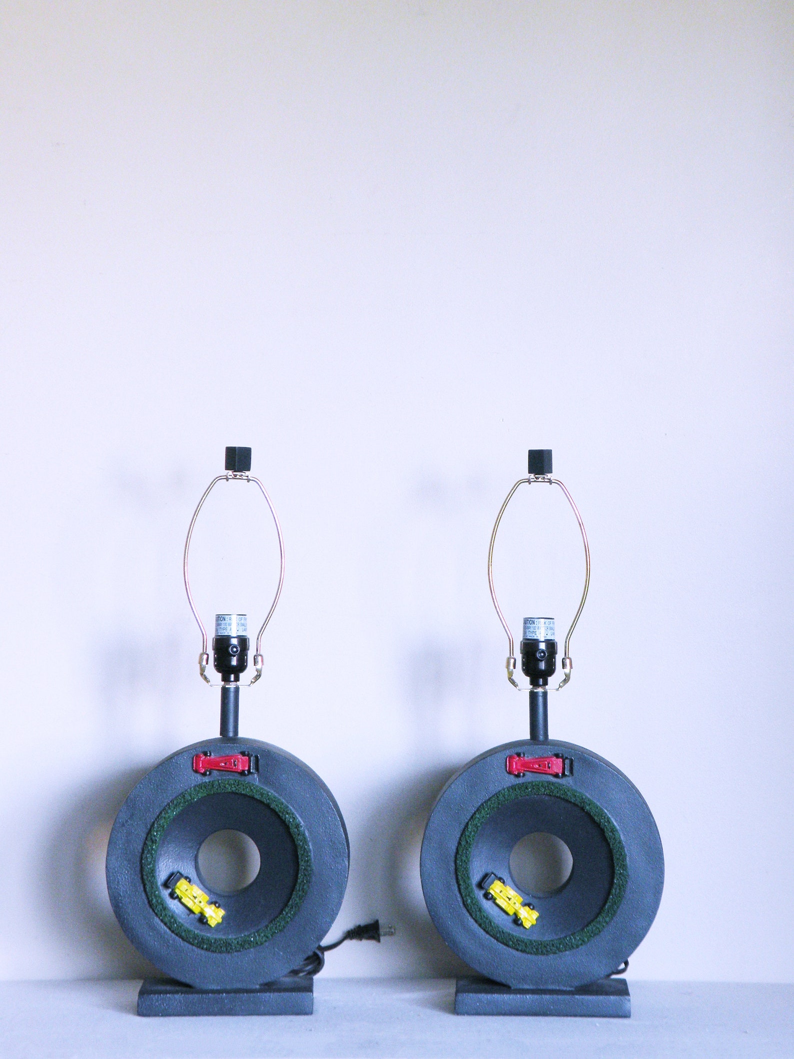 Set of 2 Vintage 90s Childrens Race Car Lamps VICTORY LAP Formula 1 ...