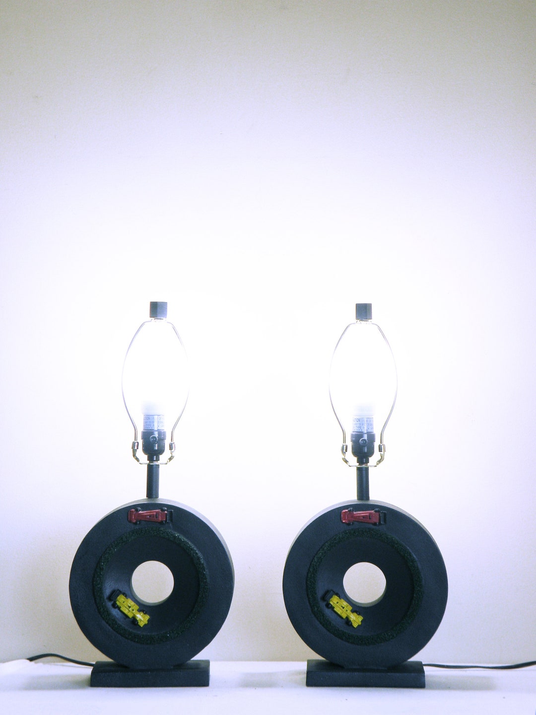 Set of 2 Vintage 90s Childrens Race Car Lamps VICTORY LAP Formula 1 ...