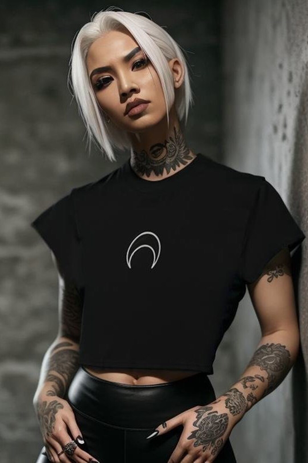 Moonchild Crop Tee Alternative, Embroidered Crescent Moon, Cotton Eco-friendly Black Crop Top - Etsy