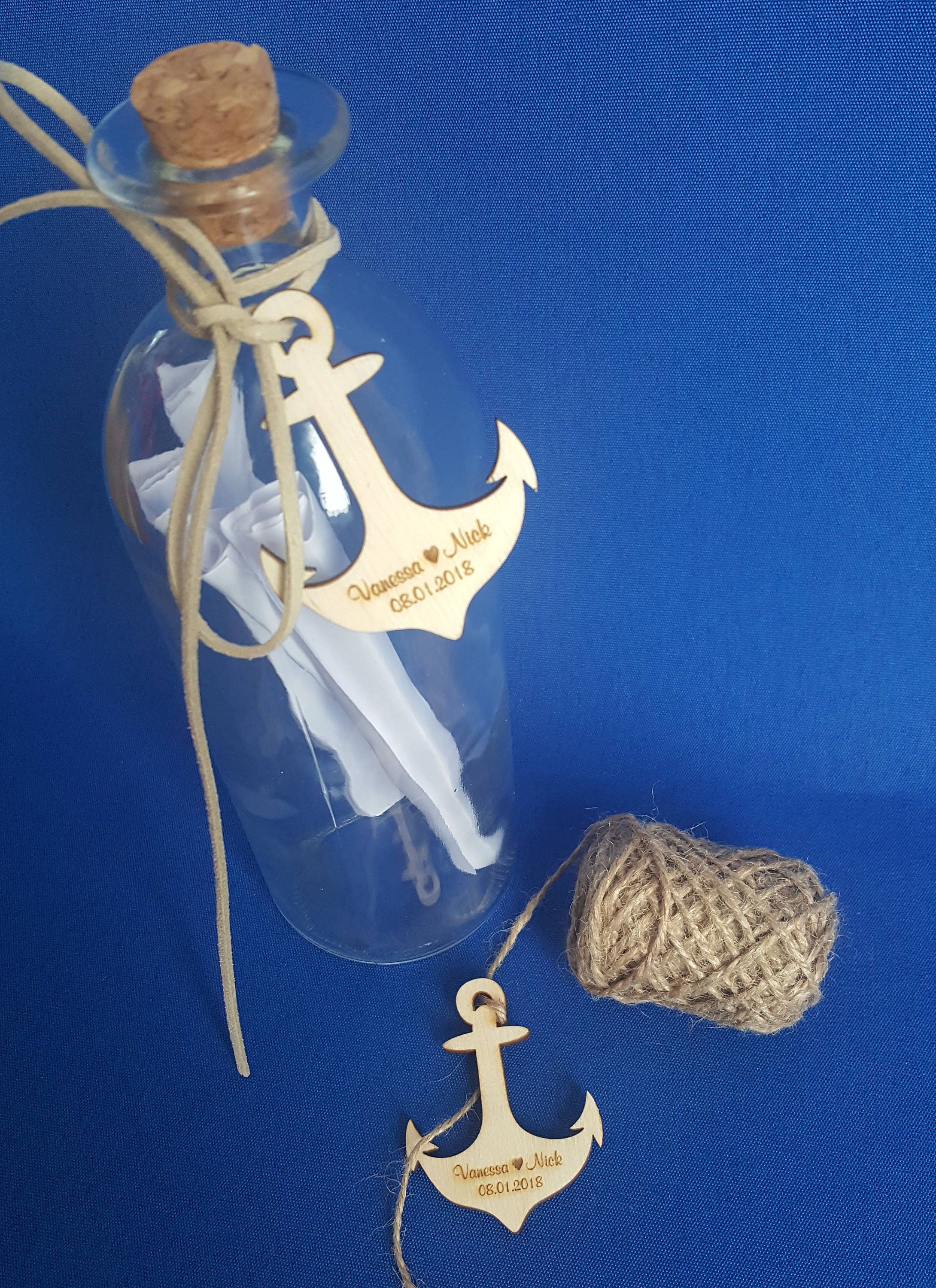 80 Beach Wedding Anchor Tags With Engraved Names Wooden Table | Etsy