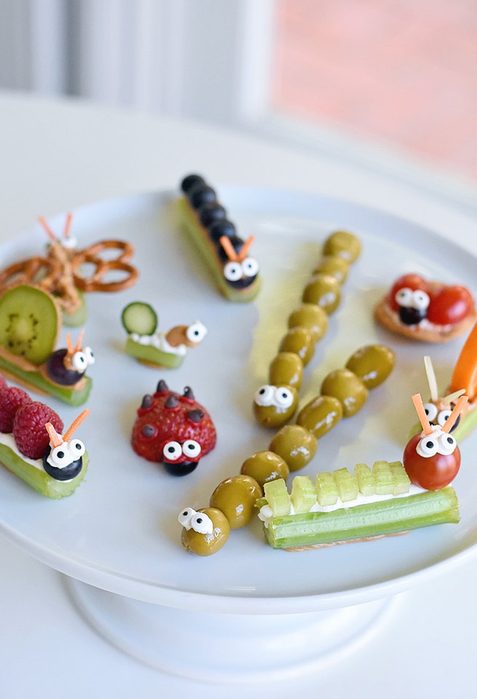 Love Bug grab a Leaf to Munch at the Bug Buffet - Etsy