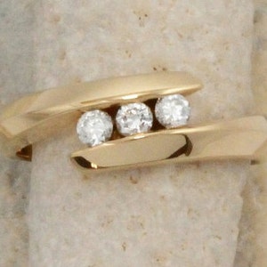 GIFT IN Time/three-stone Anniversary Bypass Ring/engagement Ring ...