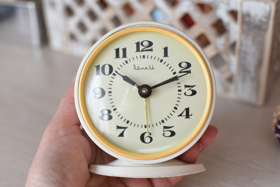 Vintage Desk Soviet Working Clock//bedroom Clock//mechanical Clock ...