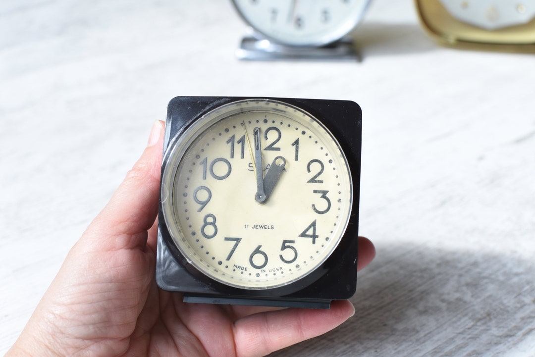 Vintage Desk Soviet Working Clock//bedroom Clock//mechanical Clock ...
