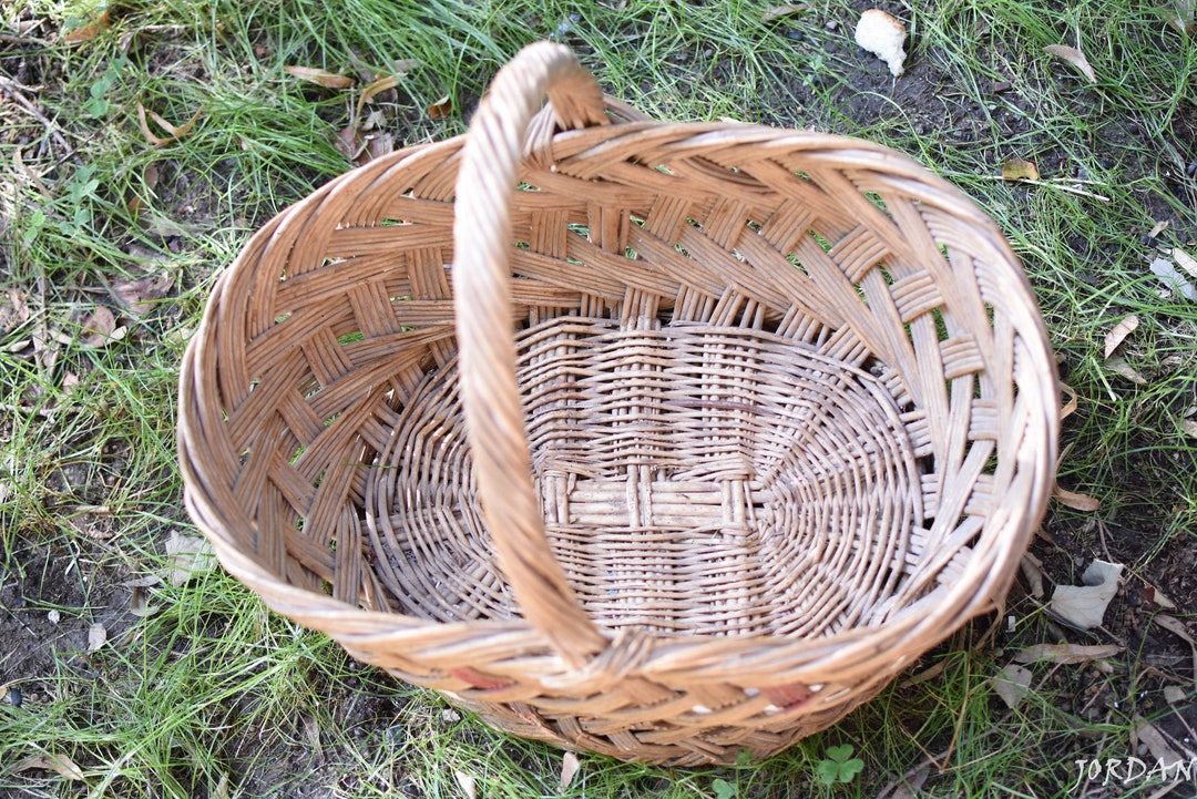 Vintage Large Wicker Withe Basket//antique Handmade Basket//primitive ...
