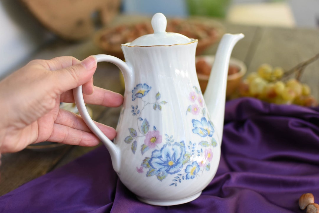 Vintage Porcelain Teapot,with Lid //hand Painted Porcelain//made in ...