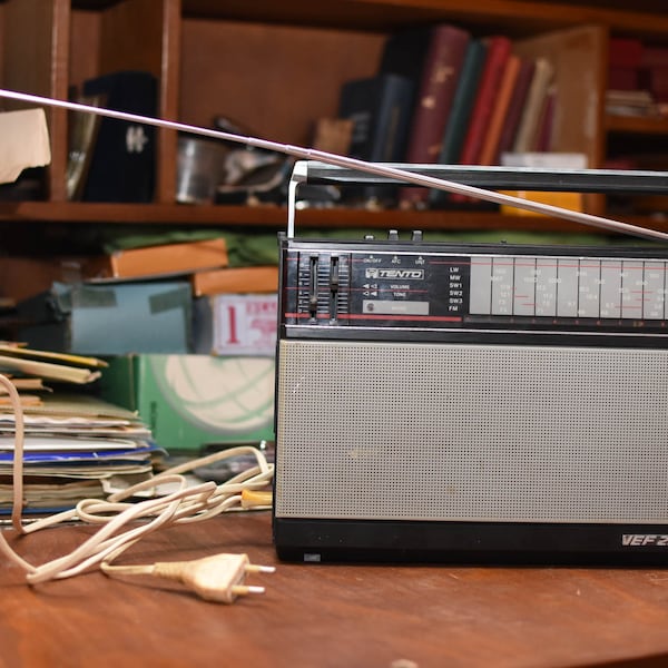 1970s Portable Radio - Etsy