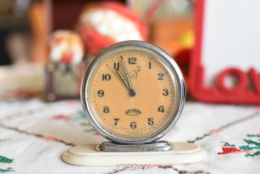 Working Vintage Table Clock//mechanical Clock/desk Alarm Clock Slava ...