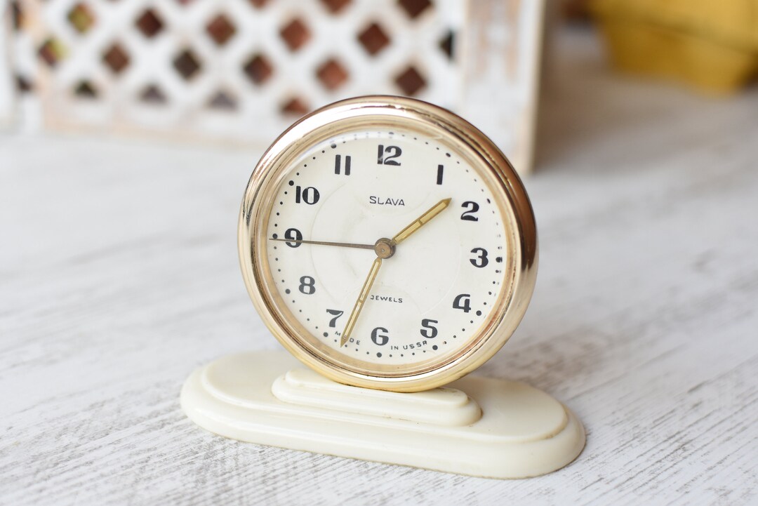 Working Vintage Table Clock//mechanical Clock/desk Alarm Clock Slava ...