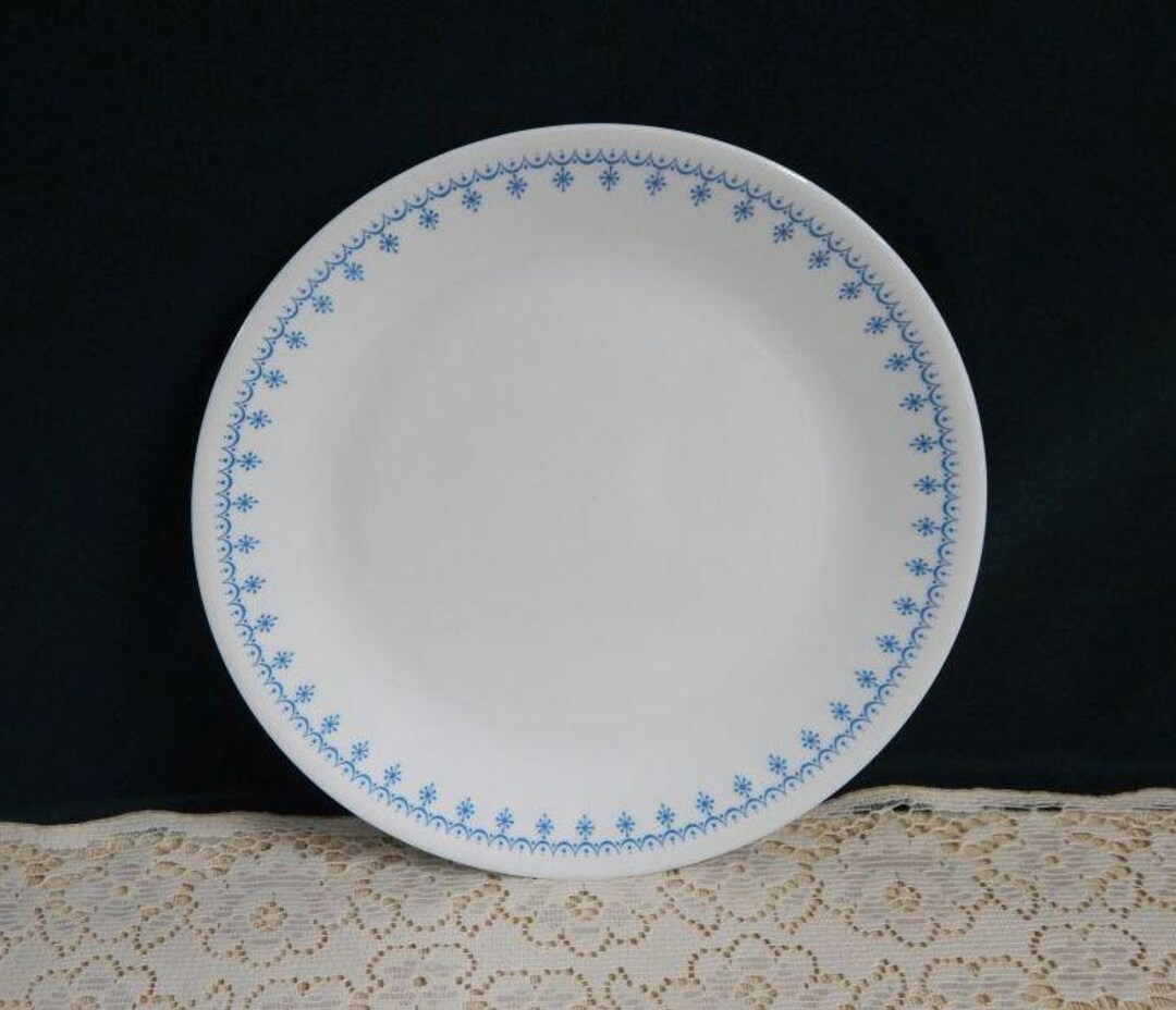 Snowflake Blue Plate - 10.25" Corning Corelle Livingware Snowflake Blue ...