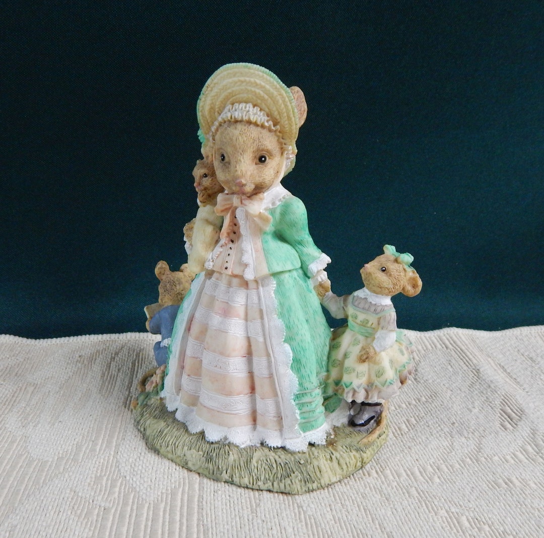 Victoria Nibbler Rabbit Figurine: 1994 Victorian Collection, Original ...